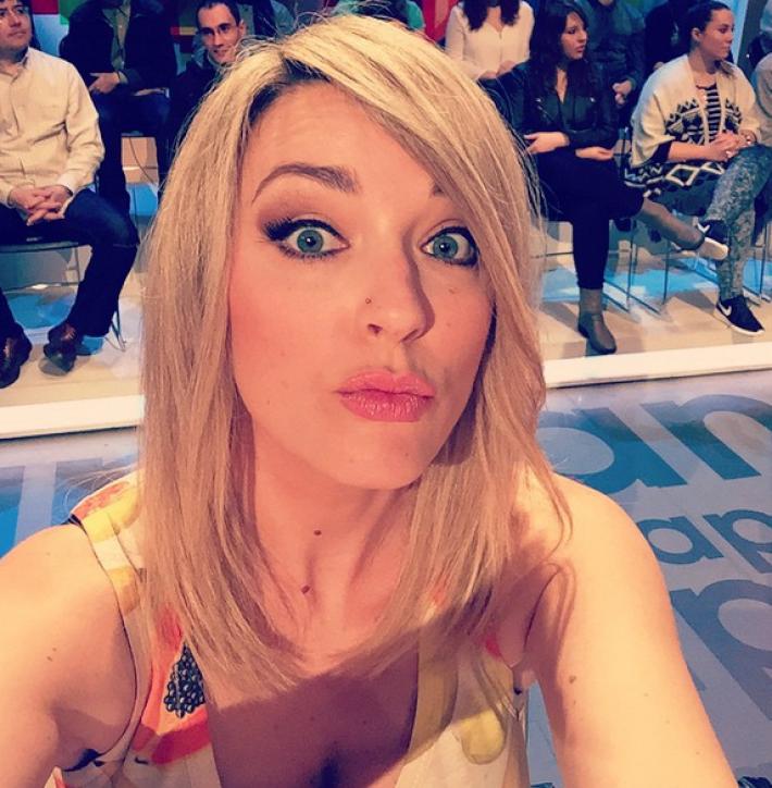 Las Mejores Fotos de Anna Simón en Zapeando